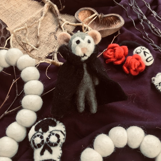 Victor the Vampire Ornament – CLUBHOUSE kid & craft
